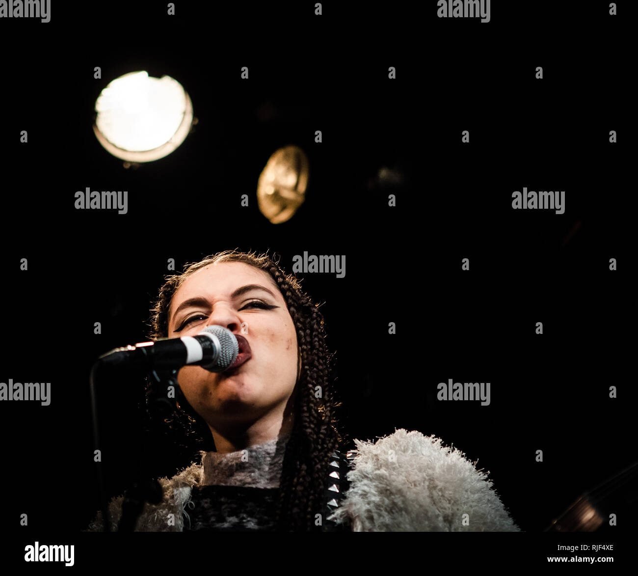 Delilah singer hi-res stock photography and images - Alamy