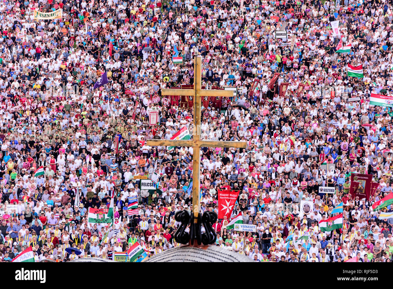 Pentecost crowd hi-res stock photography and images - Alamy