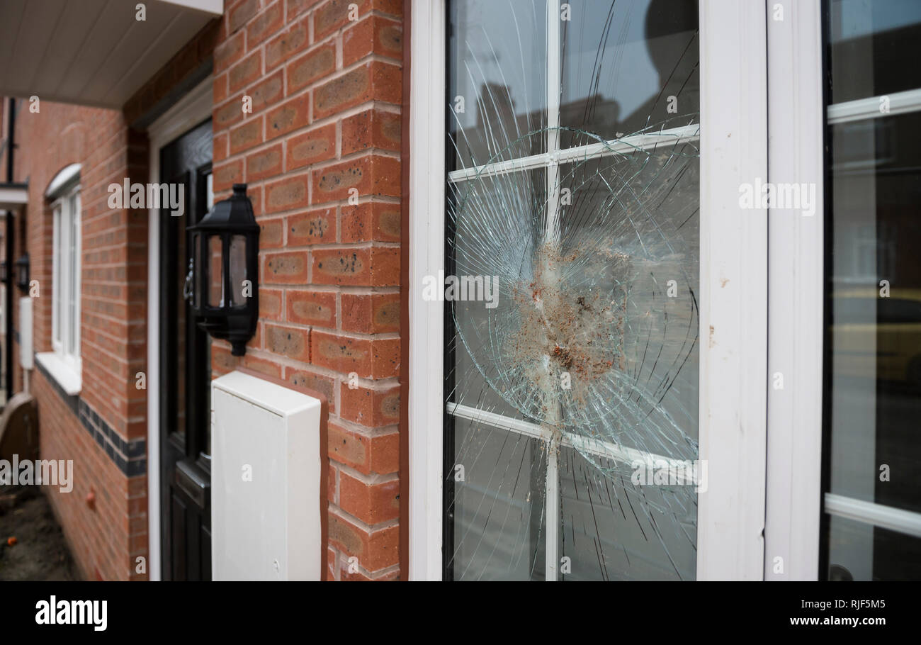 Smashed window house hi-res stock photography and images - Alamy