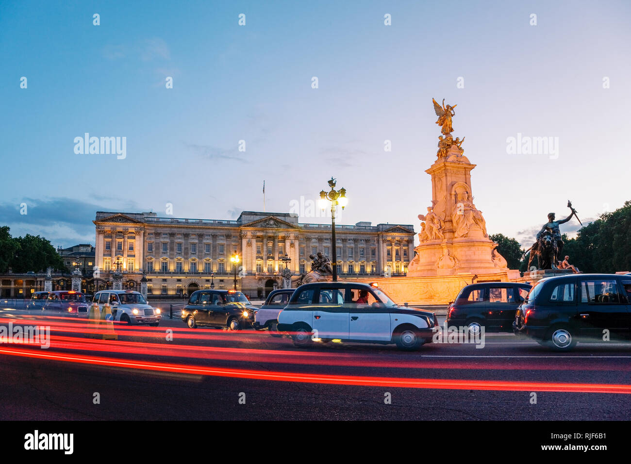 Historical victoria memorial hi-res stock photography and images - Alamy
