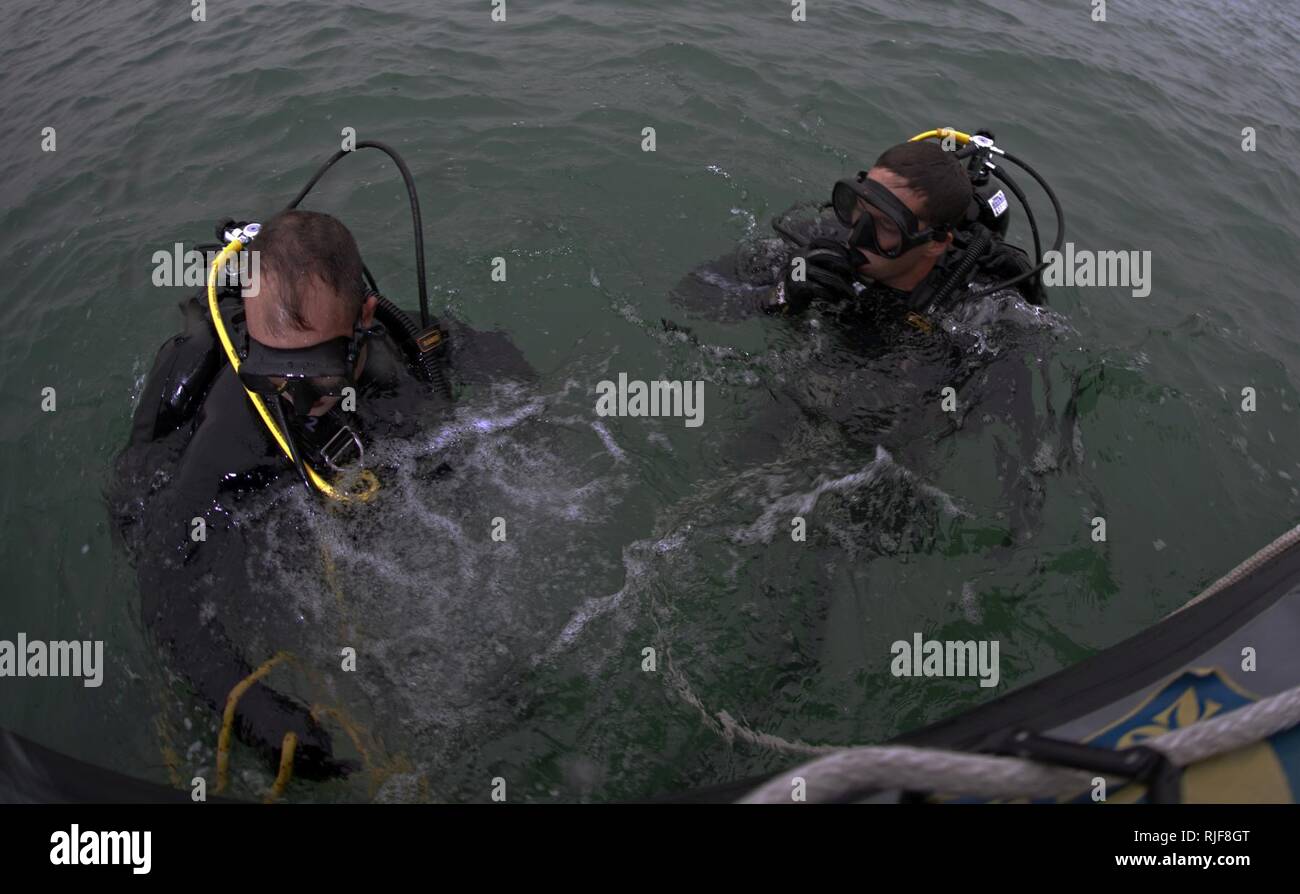 Military eod diver hi-res stock photography and images - Alamy