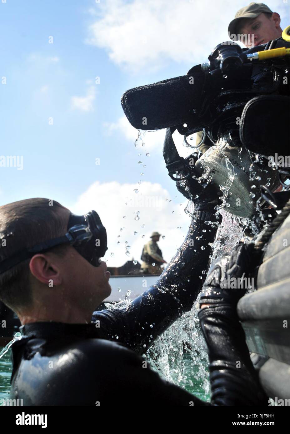 MINA SALMAN PIER, Bahrain (Jan. 30, 2013) Navy Diver 3rd Class David ...
