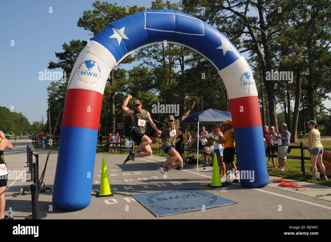 Civilians and Soldiers compete in the 2013 Fort Rucker Army Strong ...