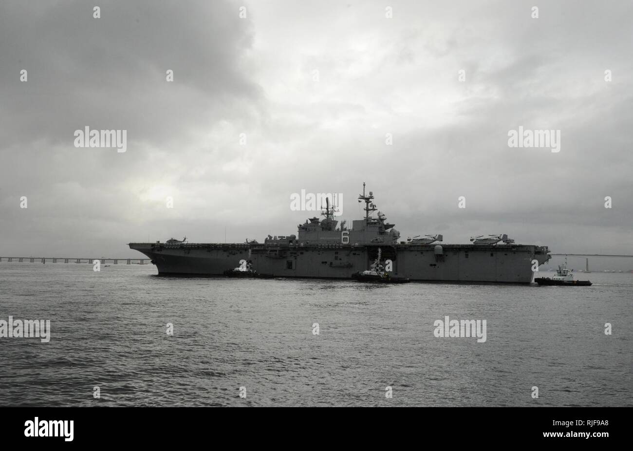 The future amphibious assault ship, USS America (LHA 6) sails through ...