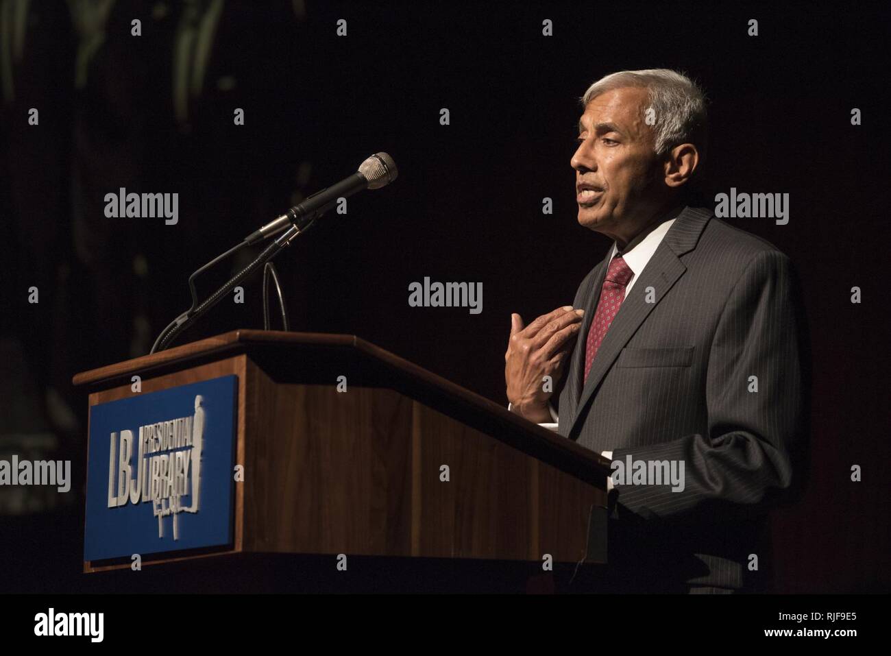 President lyndon b johnson 1965 hi-res stock photography and images - Alamy