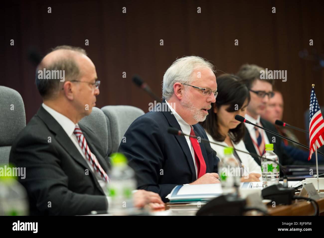 Shear forces hi-res stock photography and images - Alamy