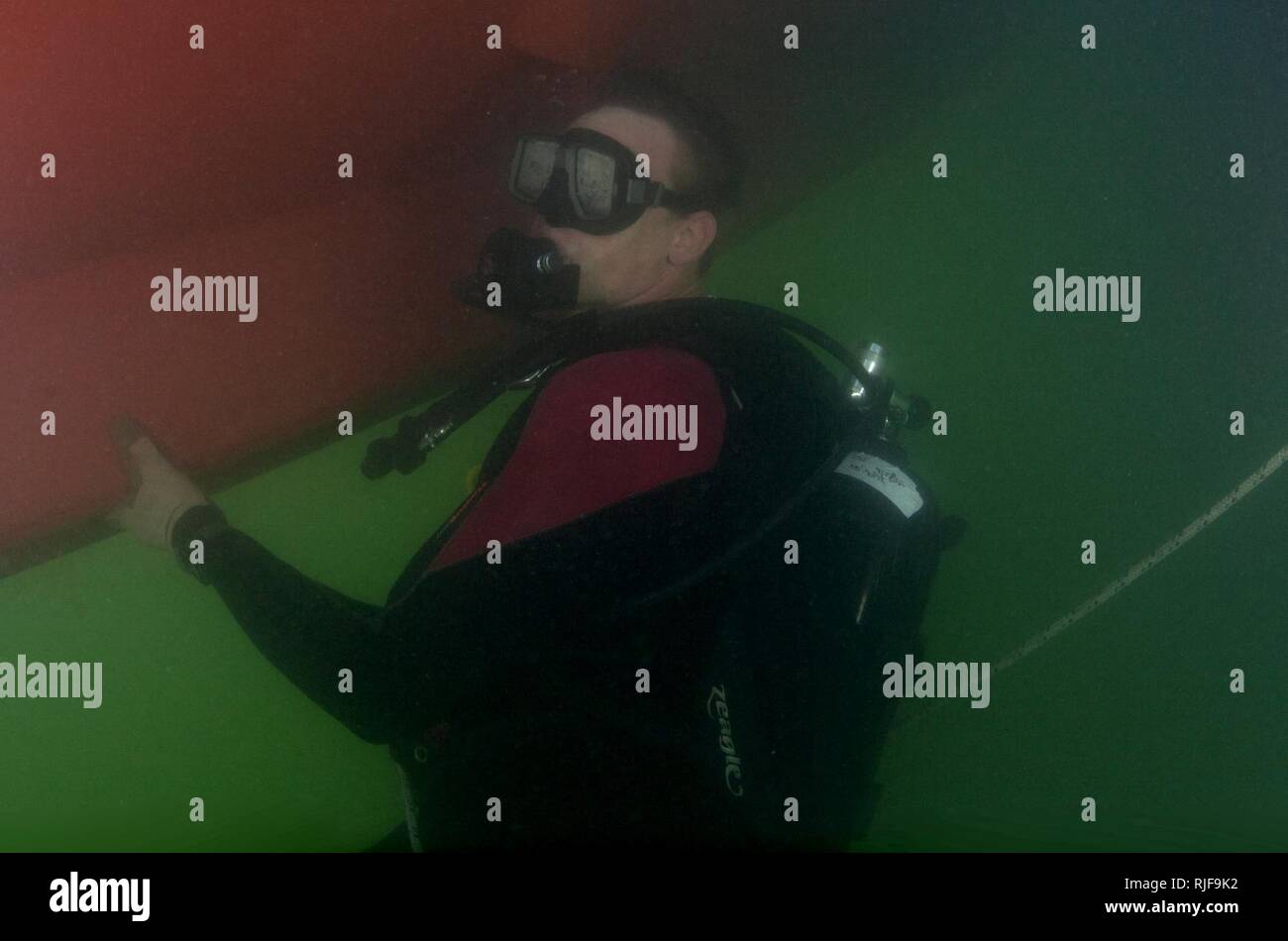 MINA SALMAN PIER, Bahrain (Jan. 2, 2013) Navy Diver 2nd Class Camden ...