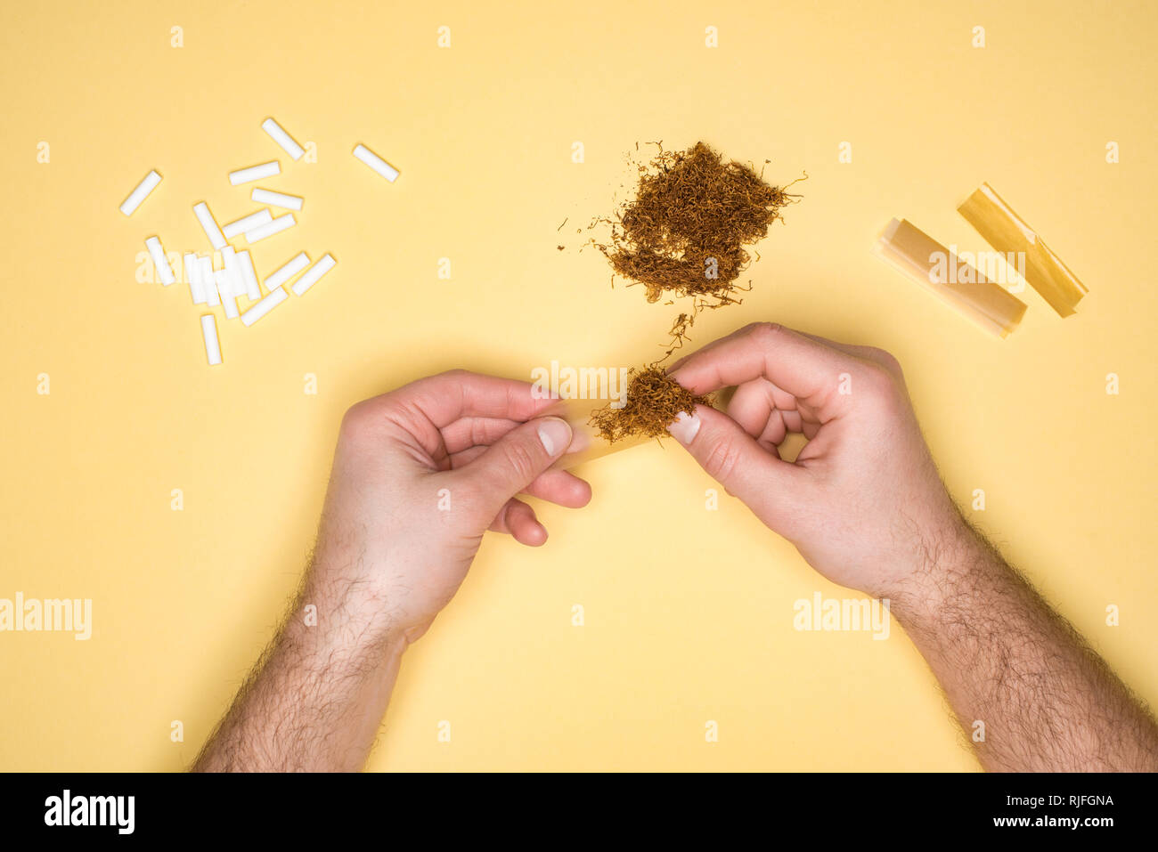 Man using tobacco hi-res stock photography and images - Alamy