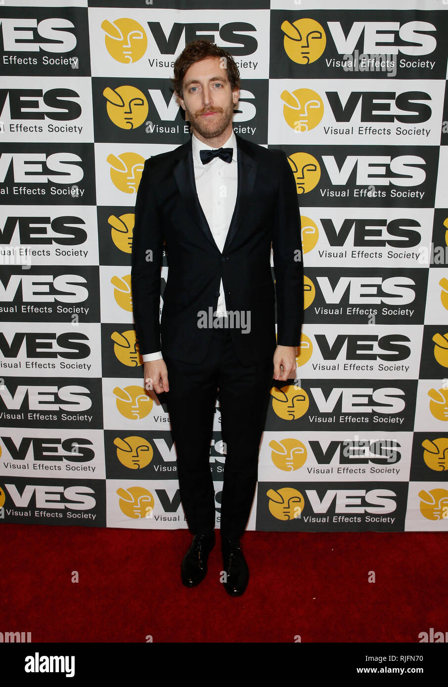Actor Thomas Middleditch poses at the 17th annual VES Awards at the ...