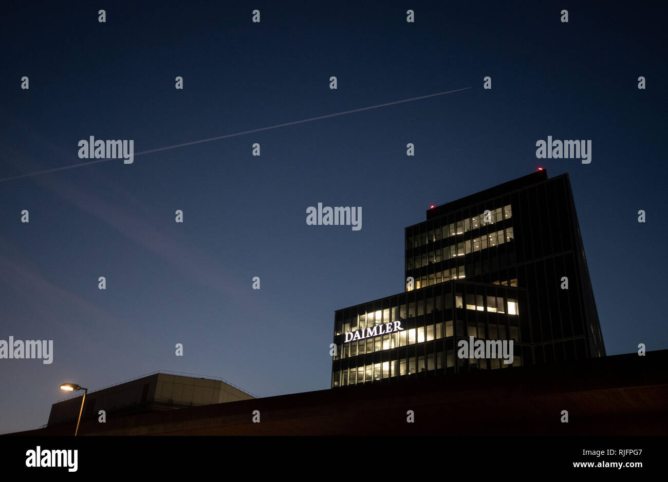 Daimler headquarters in stuttgart germany hi-res stock photography and ...