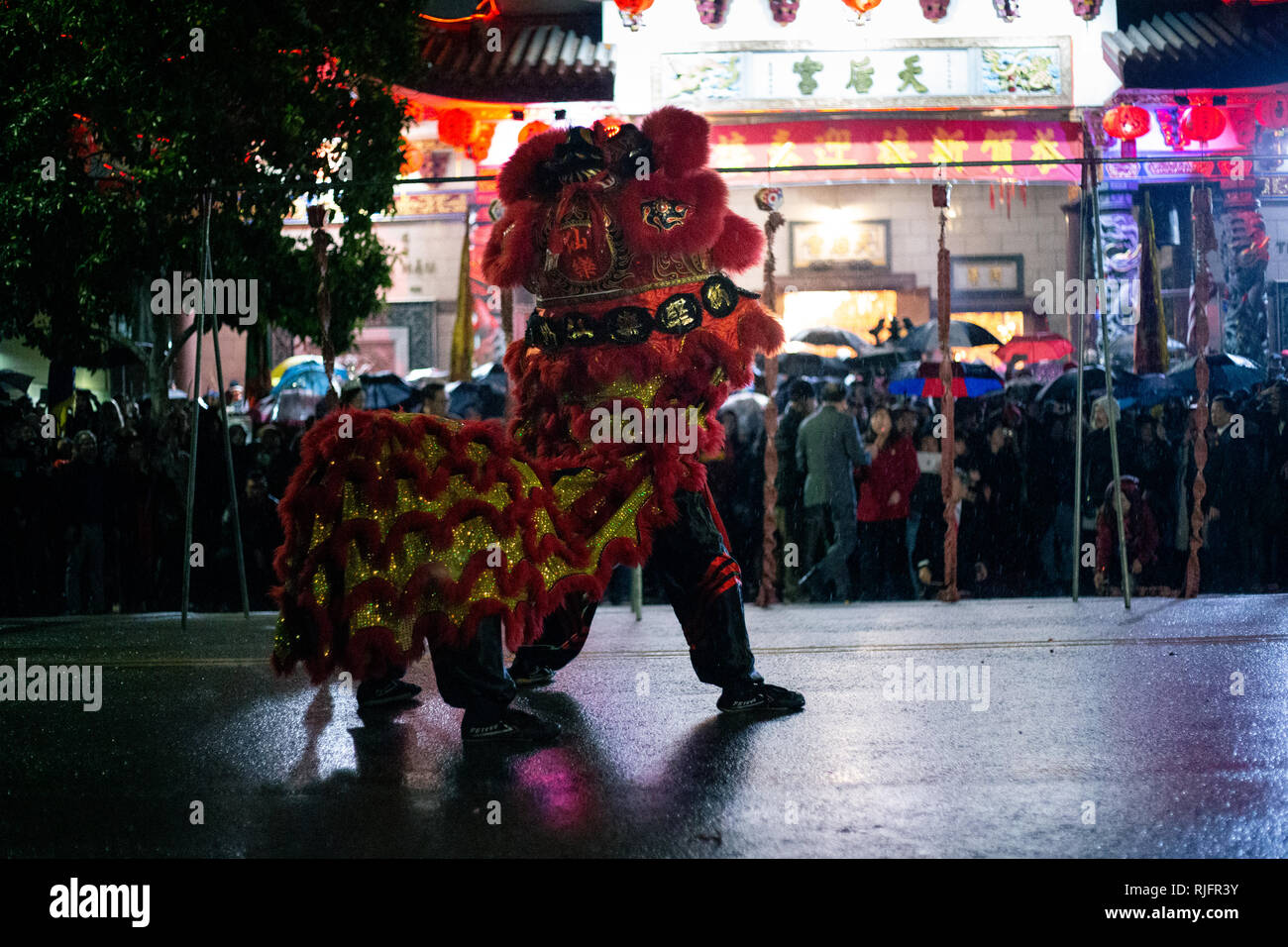Los Angeles, California, USA. 4th February, 2019. Lion Dance in front ...
