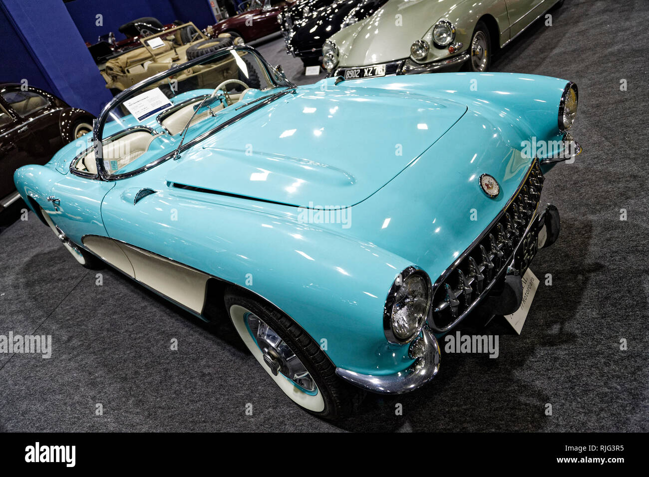 1957 Chevrolet Engine High Resolution Stock Photography and Images - Alamy