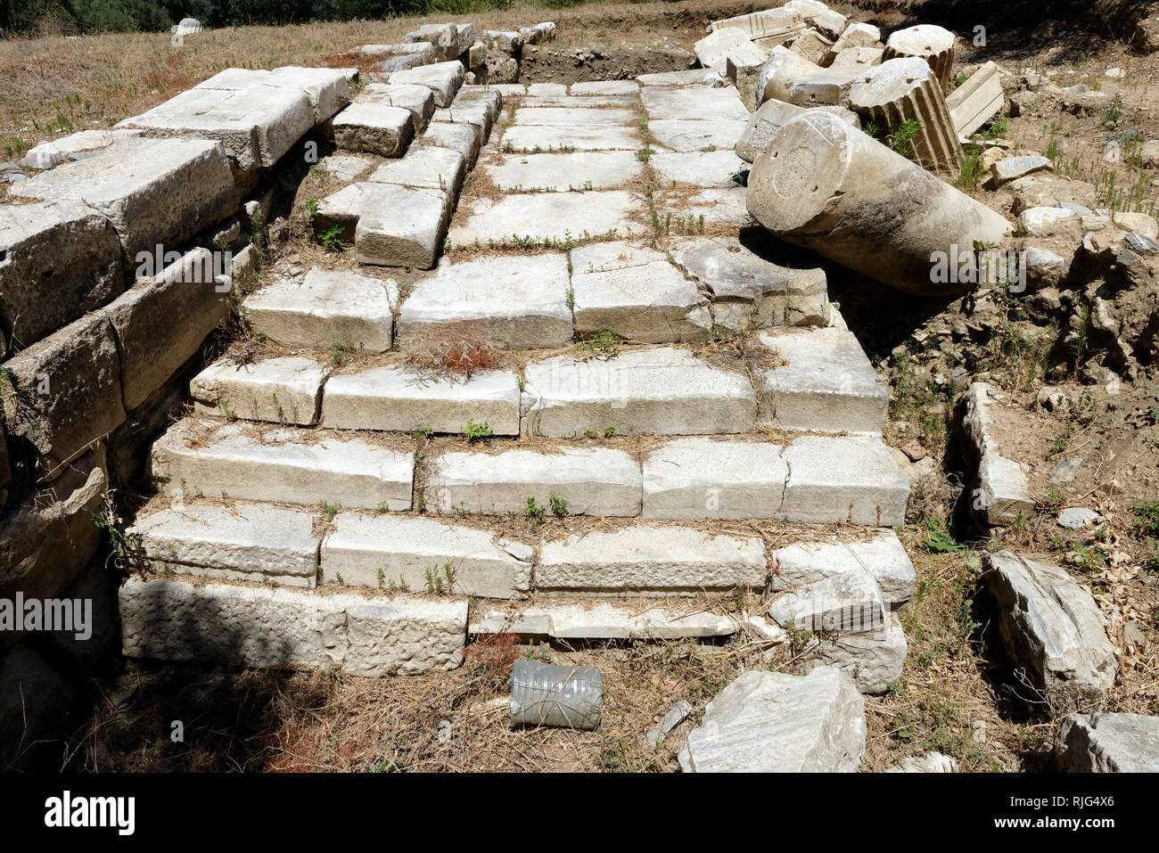 Unknown stepped structure in the South east area of the sanctuary of ...