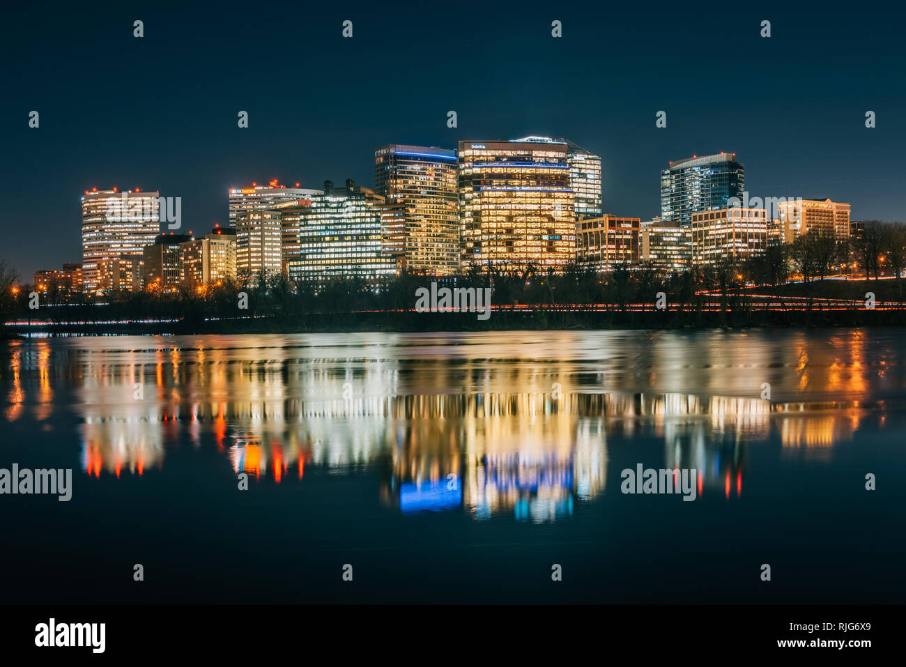 Rosslyn skyline hi-res stock photography and images - Alamy