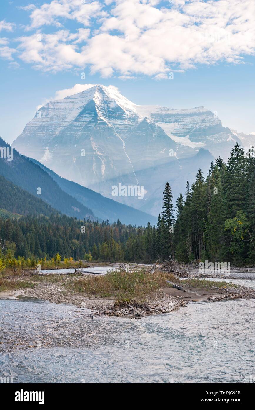 Mt robson and the robson river hi-res stock photography and images - Alamy