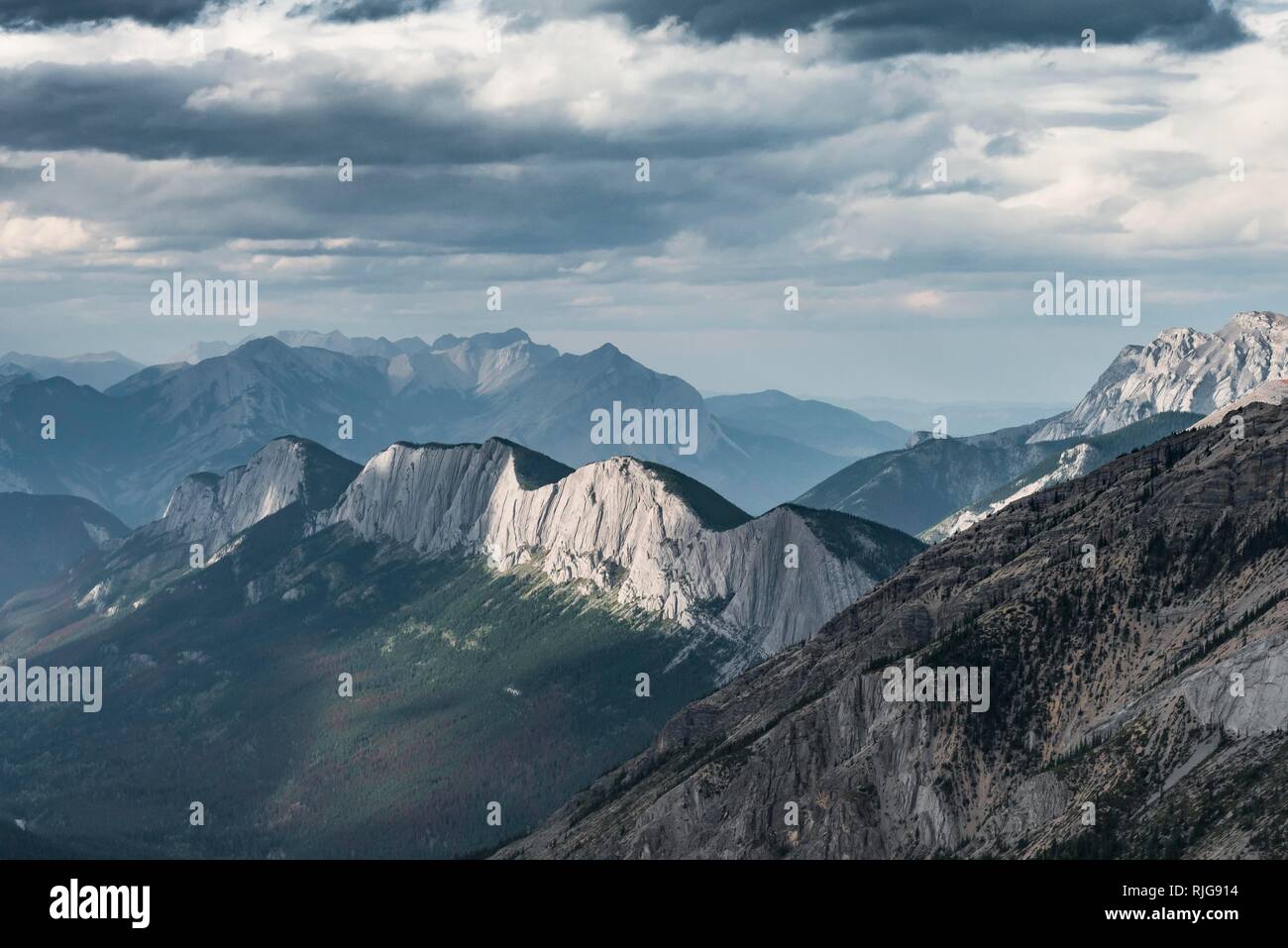 Striking mountain range, dramatic mood, Ashlar Ridge, Jasper National ...