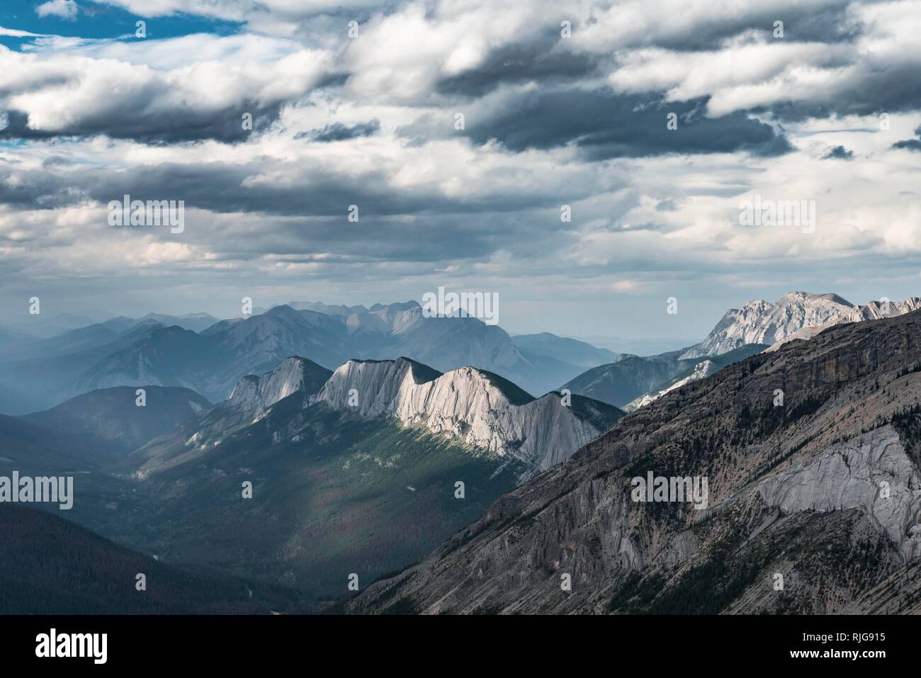 Striking mountain range, dramatic mood, Ashlar Ridge, Jasper National ...