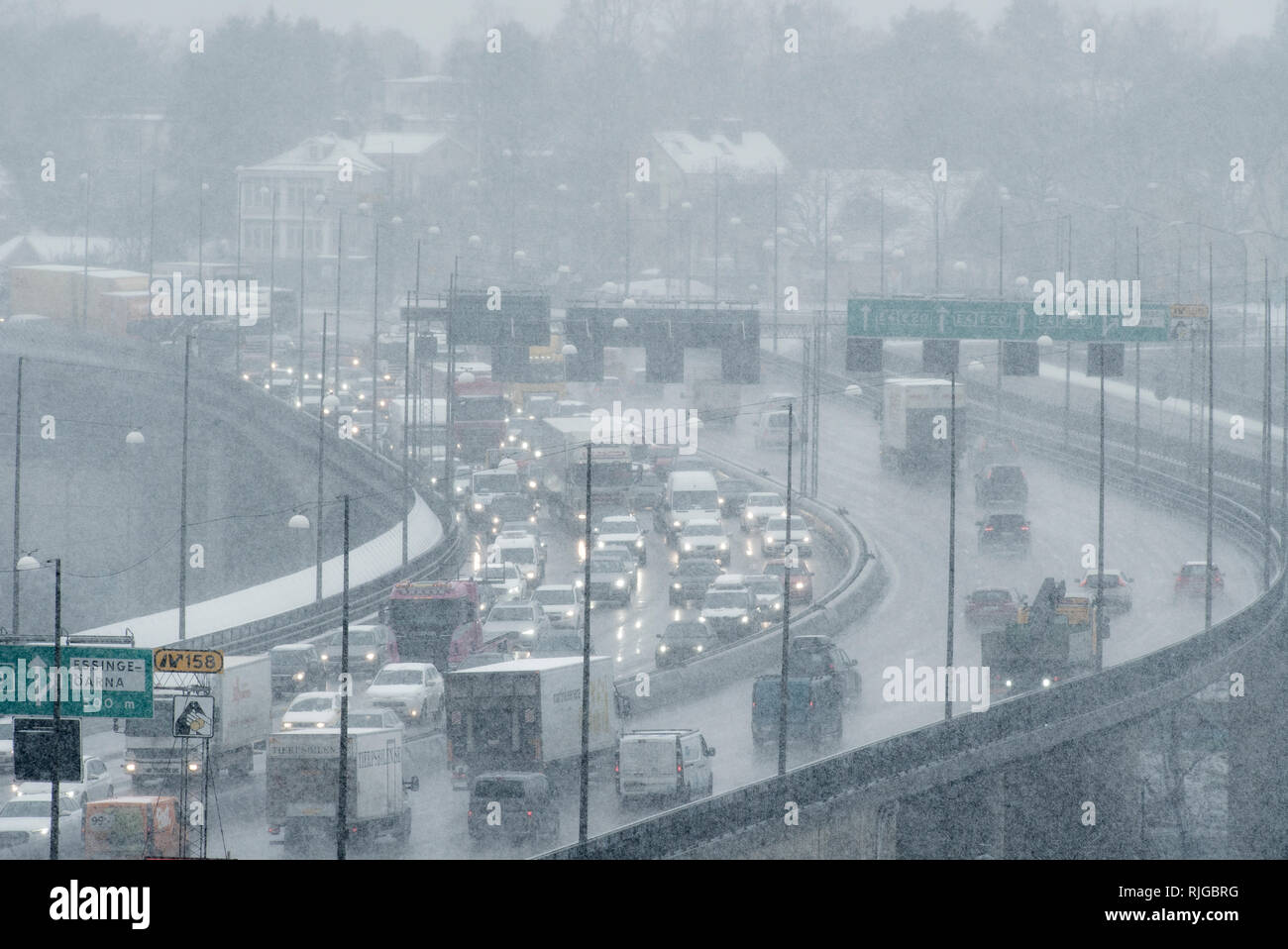Traffic snow motorway hi-res stock photography and images - Alamy