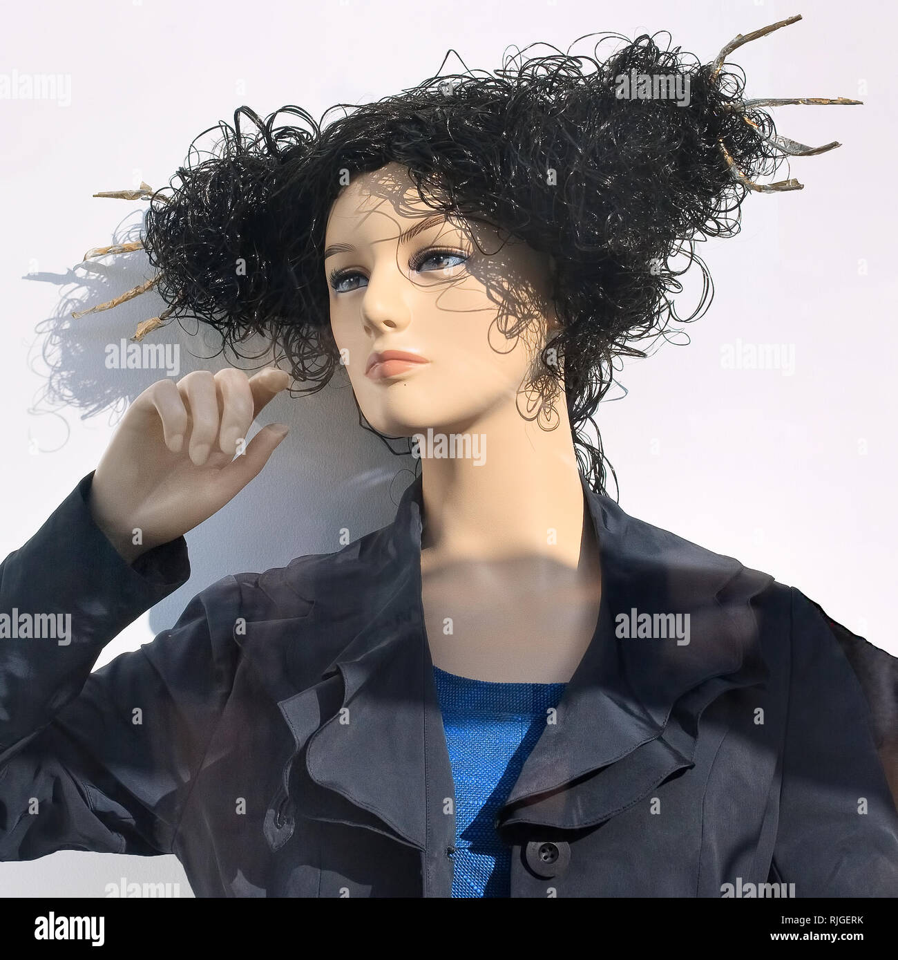 Female dummy hi-res stock photography and images - Alamy