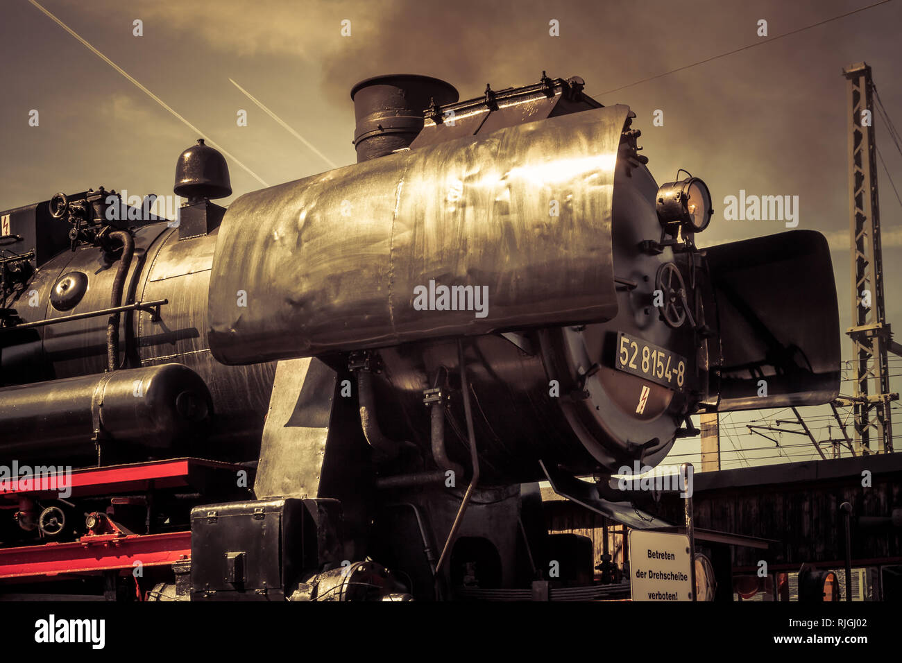 Old steam locomotive water hi-res stock photography and images - Alamy