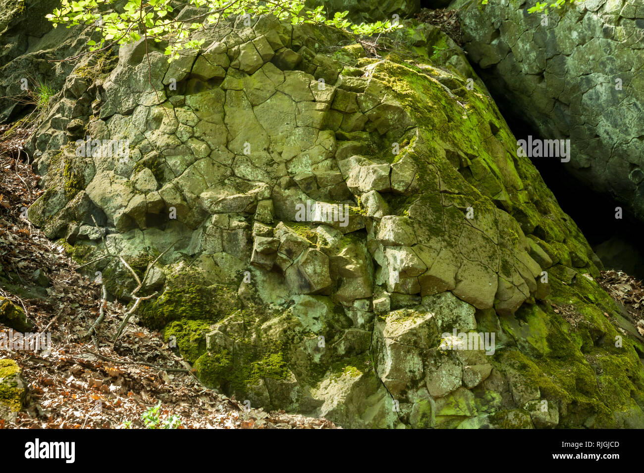 Basalt cliff wall hi-res stock photography and images - Alamy