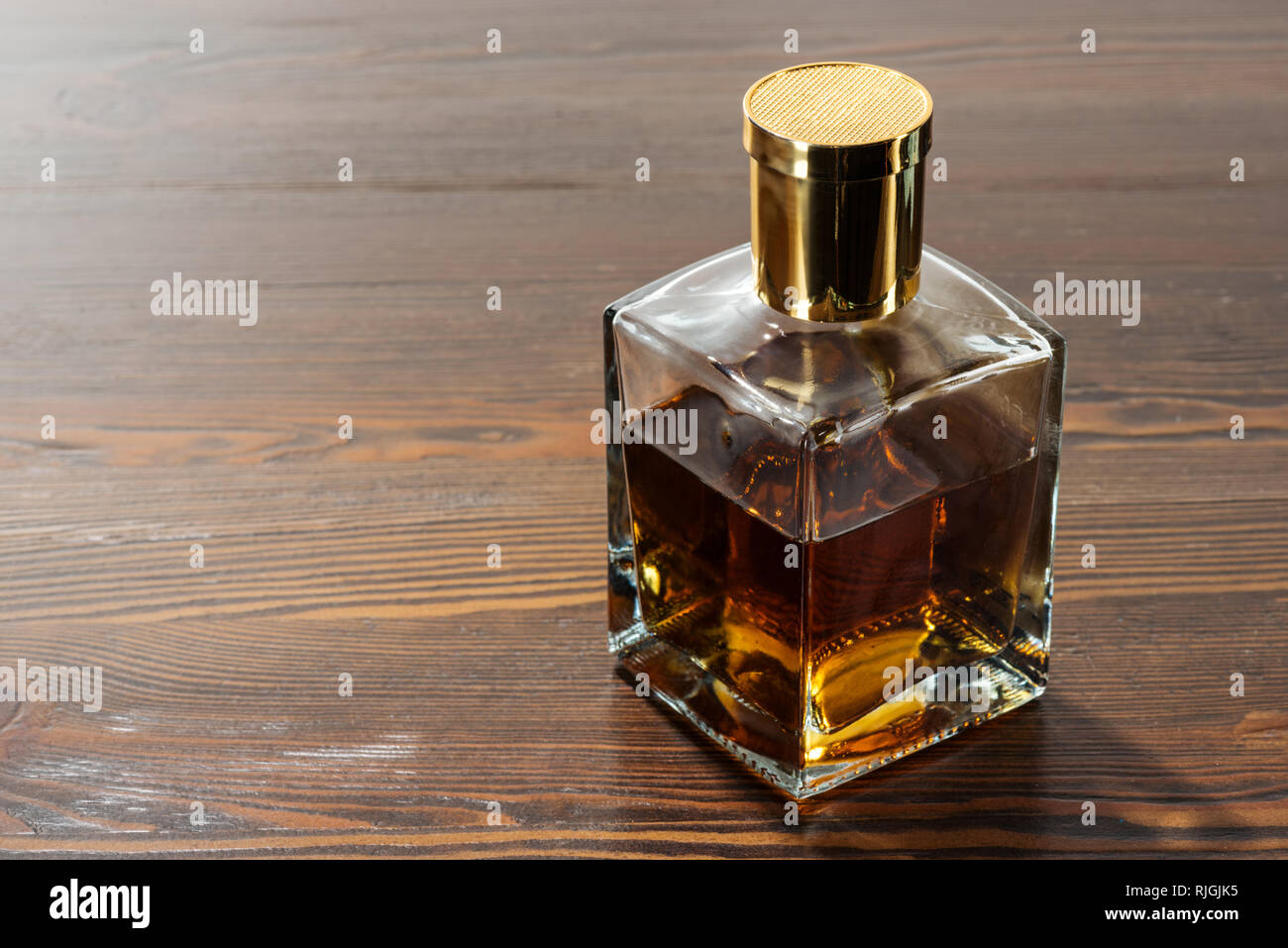 Luxury alcohol hi-res stock photography and images - Alamy
