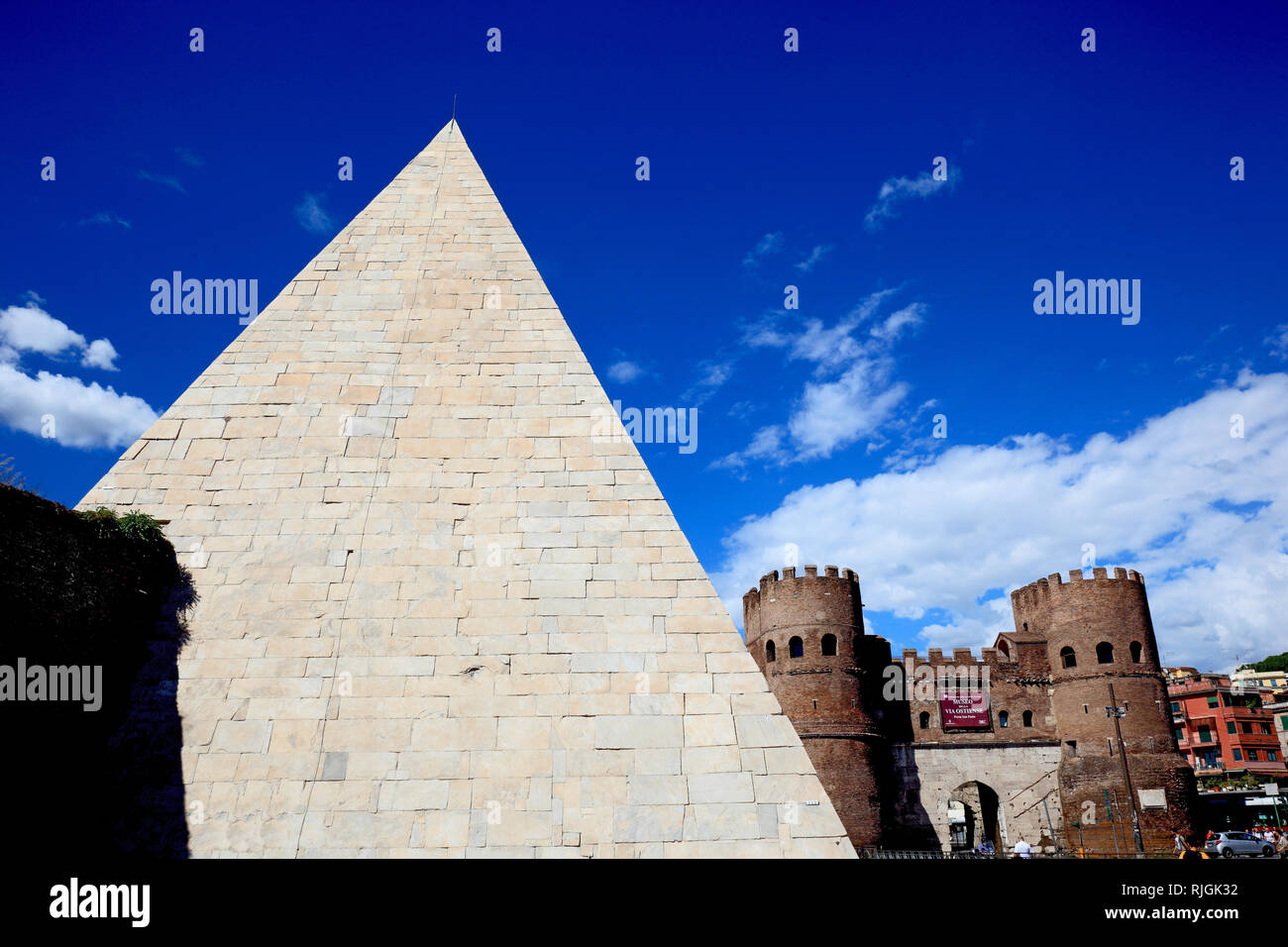 Pyramid of Cestius, Piramide di Caio Cestio or Piramide Cestia, built ...