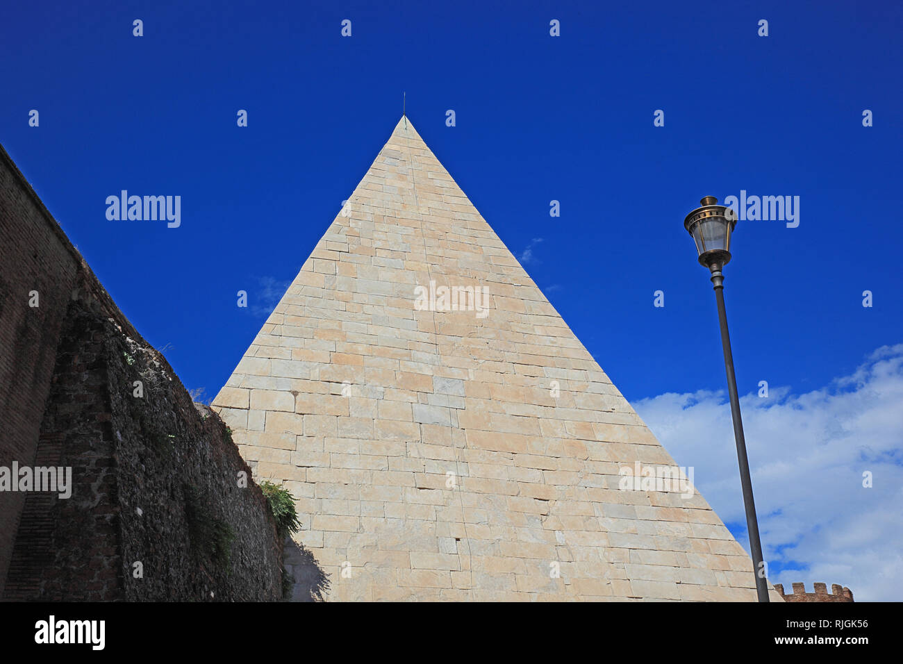 Pyramid of Cestius, Piramide di Caio Cestio or Piramide Cestia, built ...