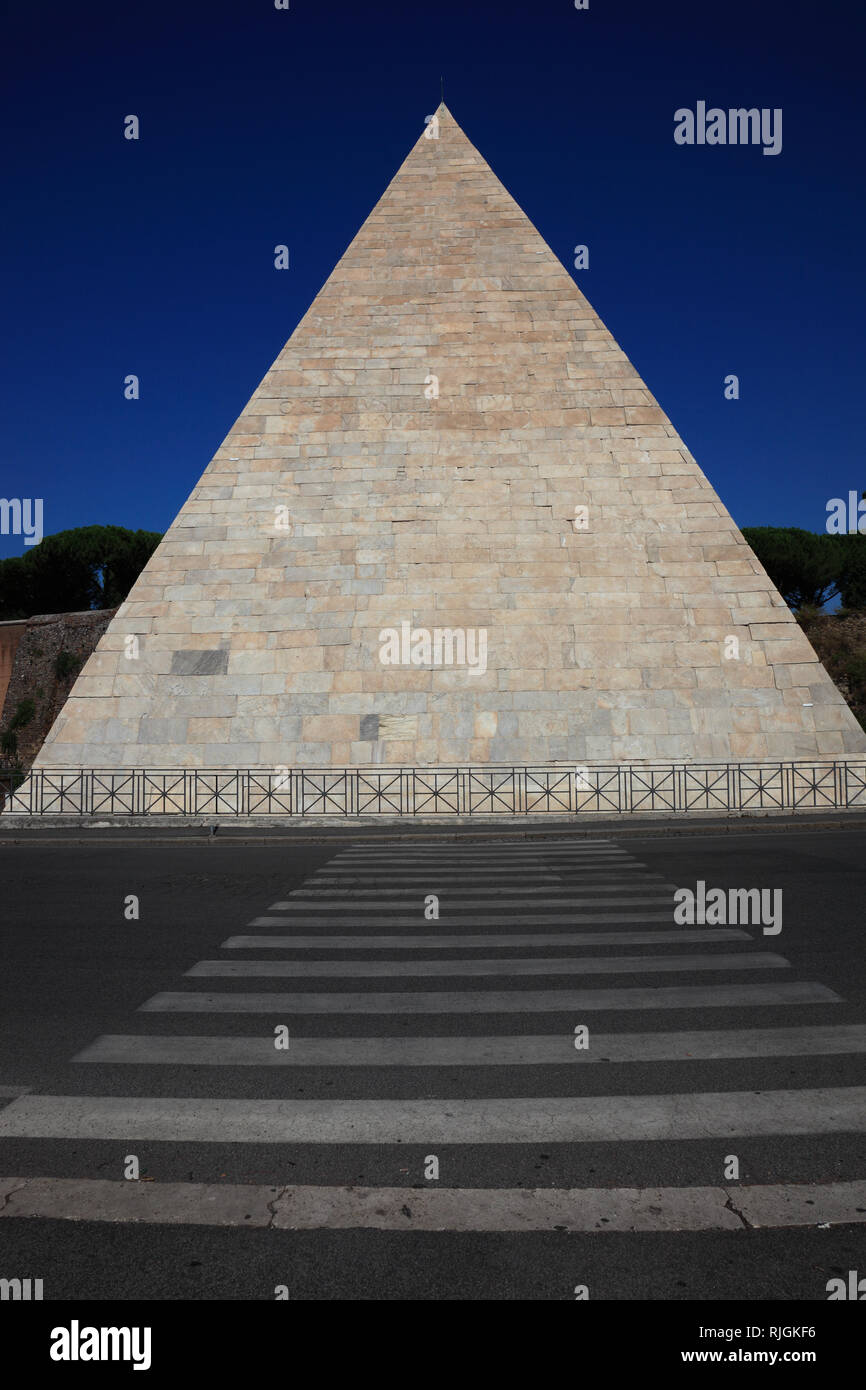 Pyramid of Cestius, Piramide di Caio Cestio or Piramide Cestia, built ...