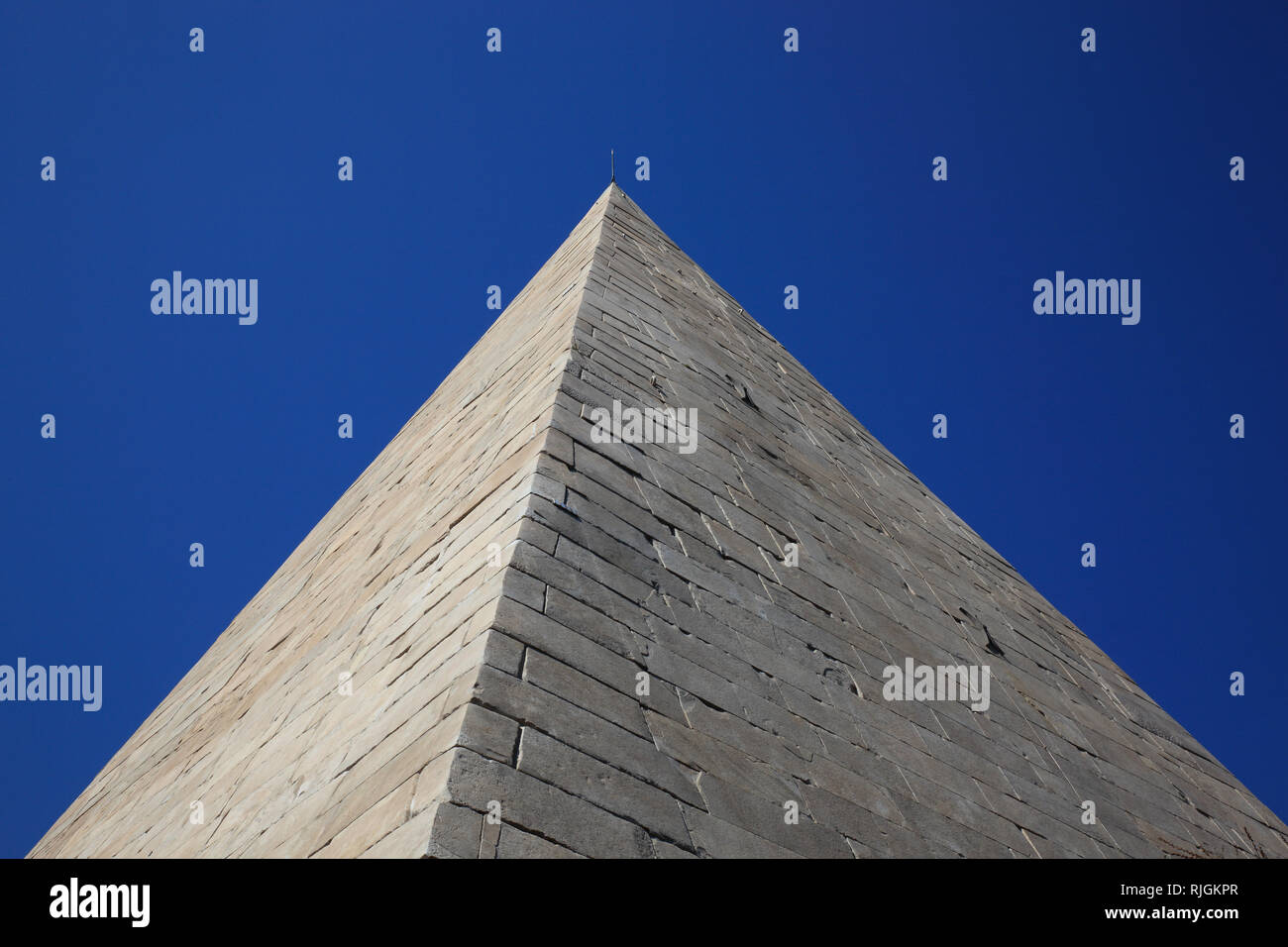Gaius cestius pyramide hi-res stock photography and images - Alamy