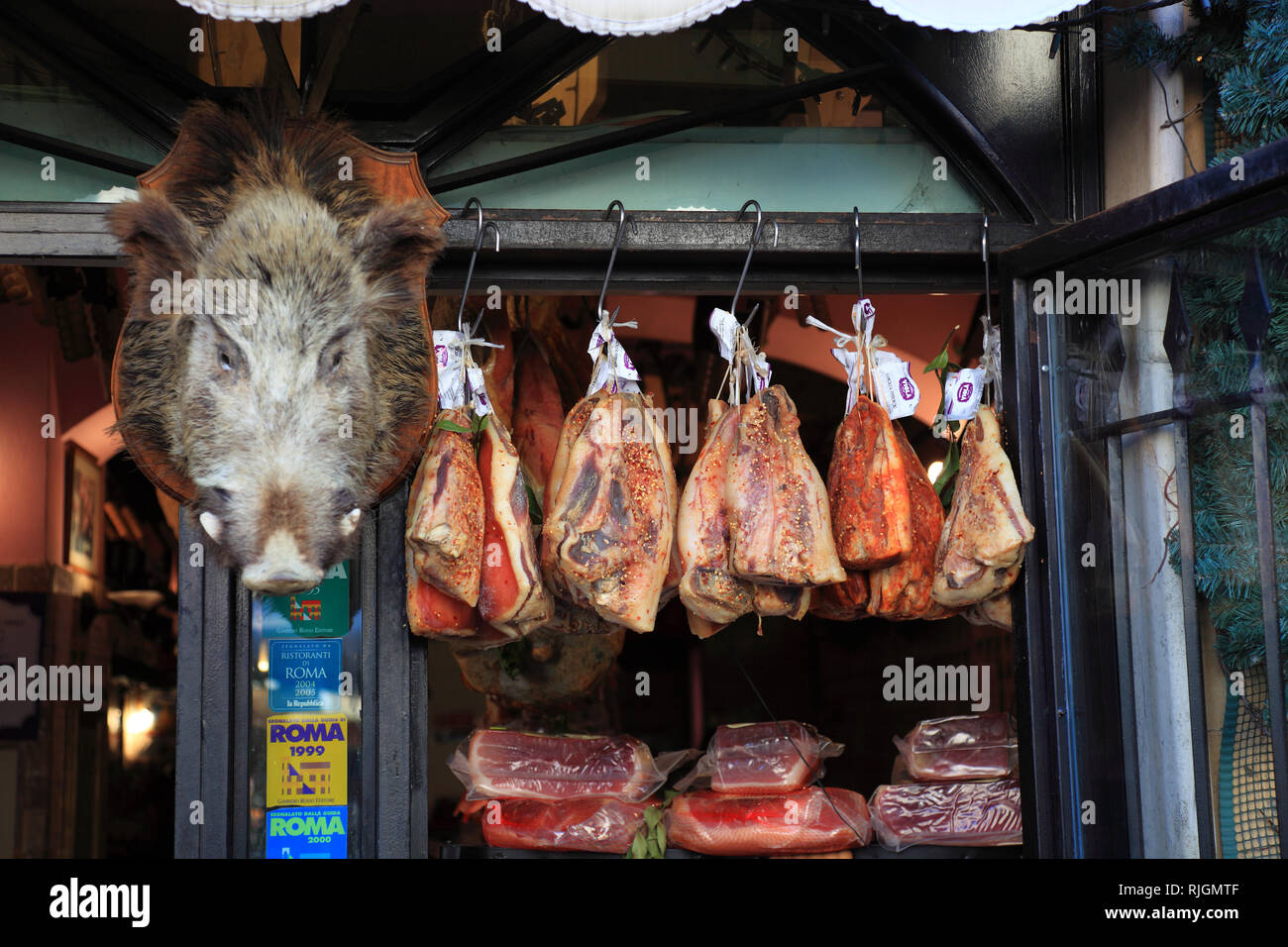 Marktstand fleisch hi-res stock photography and images - Alamy