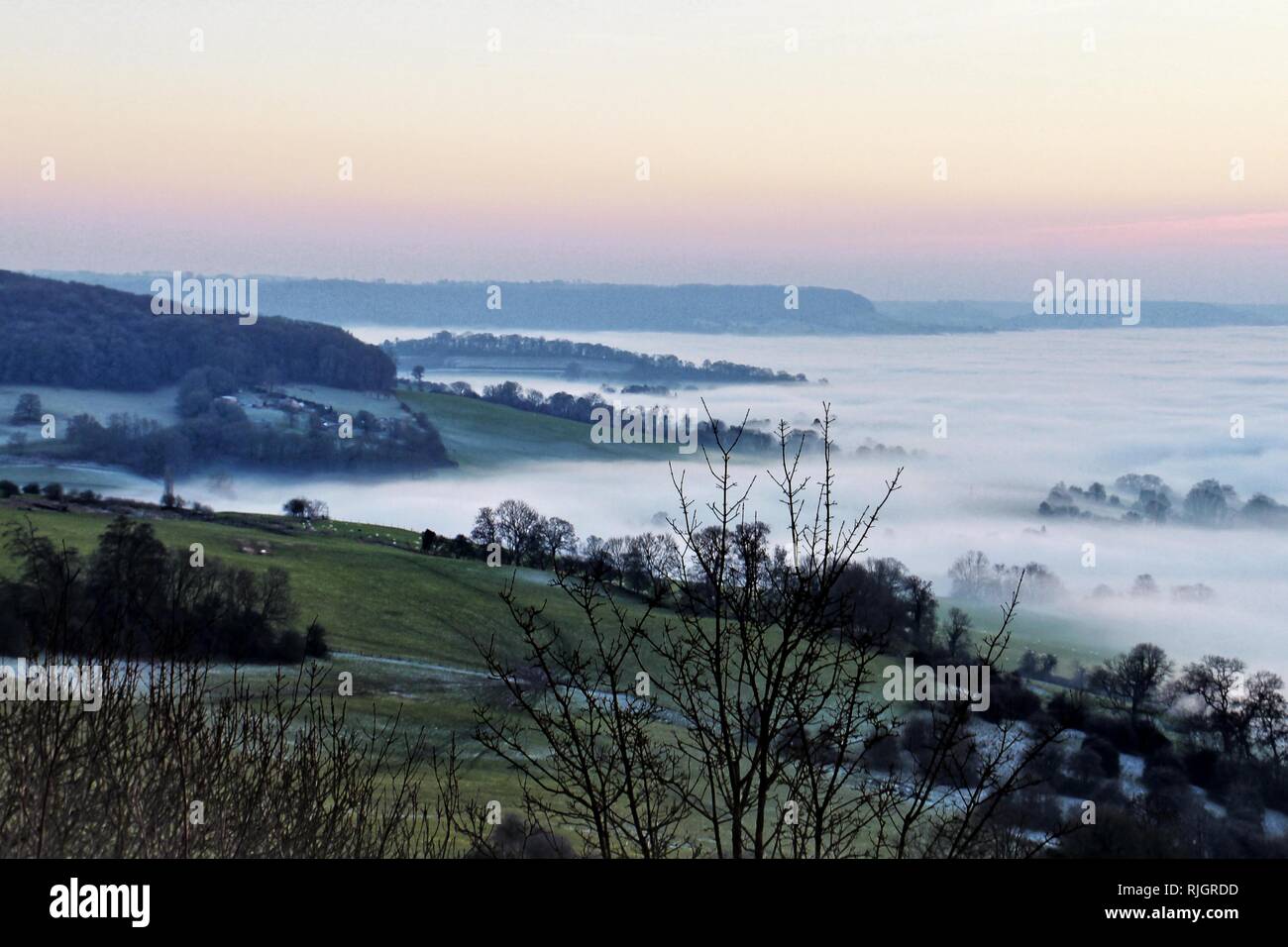 Cotswold valley sunset hi-res stock photography and images - Alamy