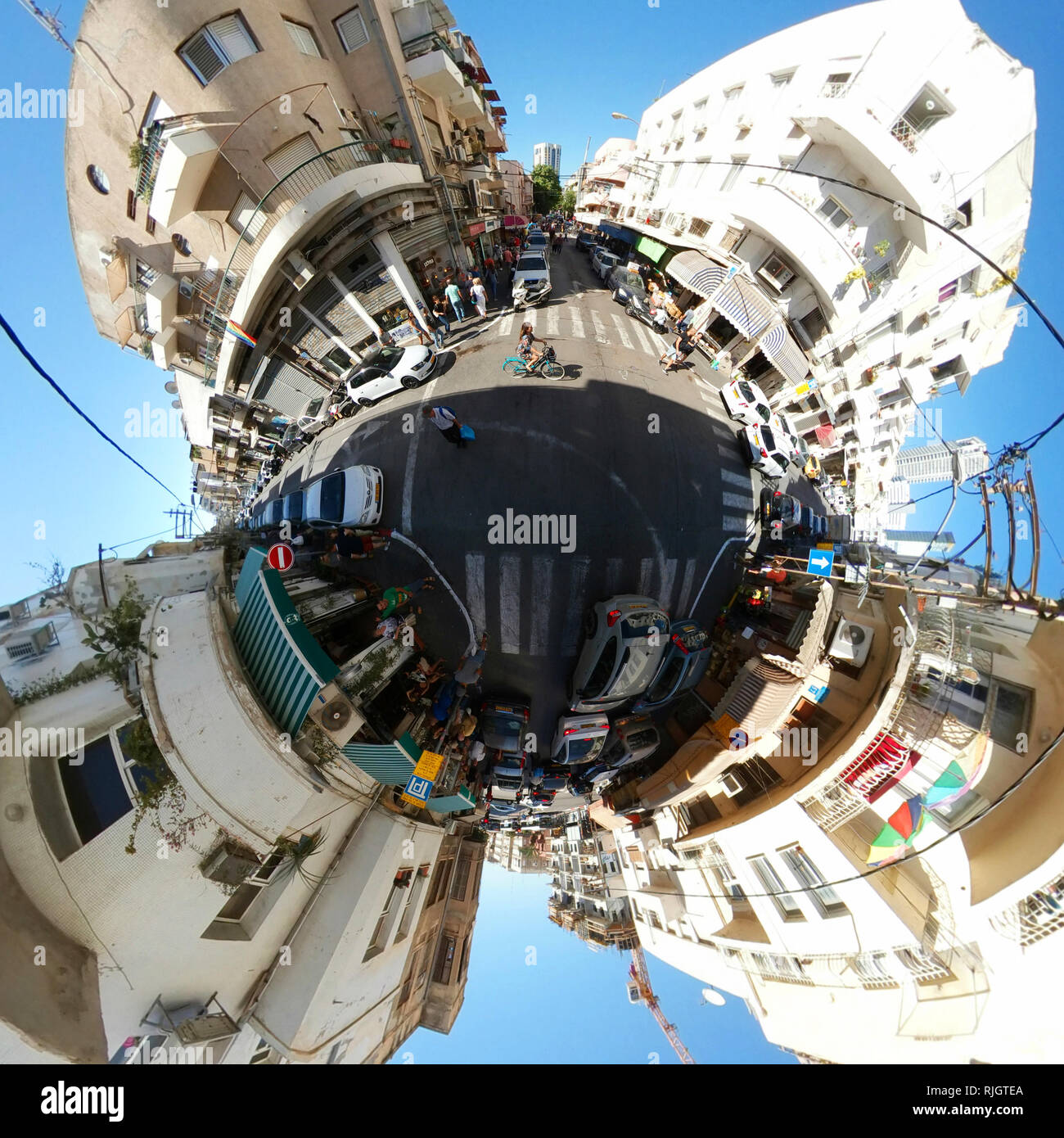 full circle-Panorama: Strassenszene, Florentine, Tel Aviv, Israel (nur ...