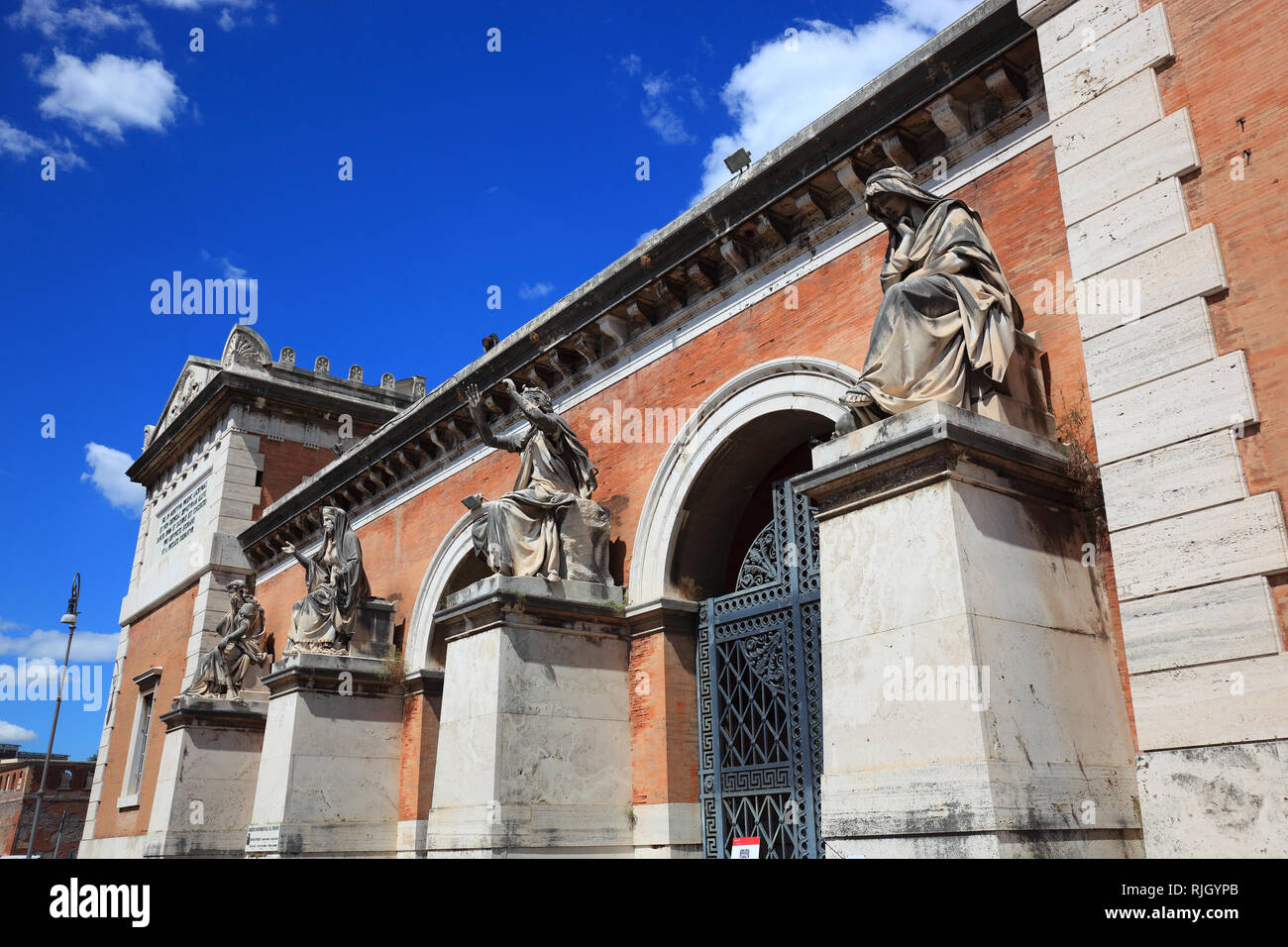 Campo Verano, Cimitero del Verano, a cemetery in Tiburtino, Rome, Italy ...