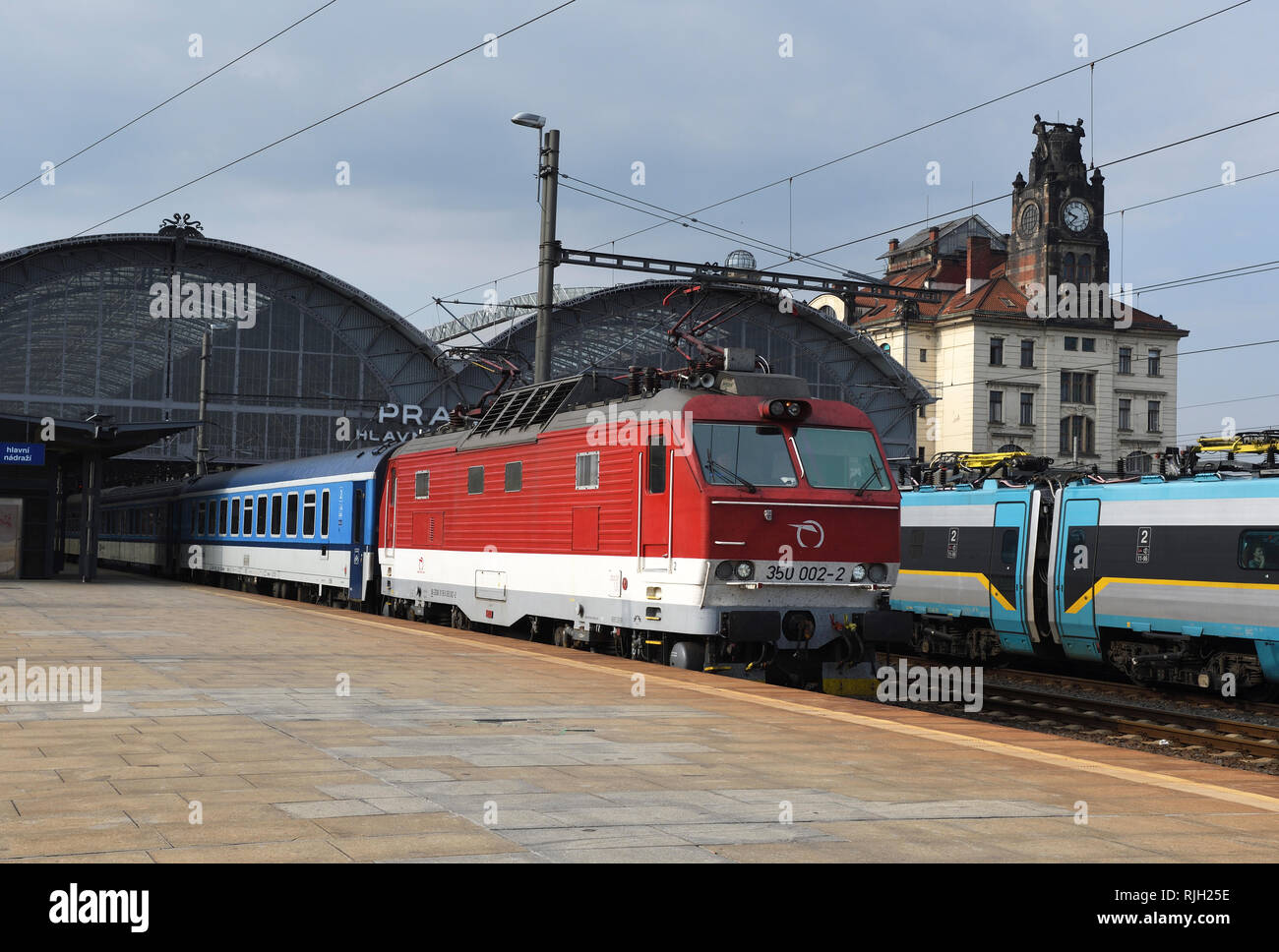 class 350;electric locomotive;ZSR;prague main;czech republic Stock ...