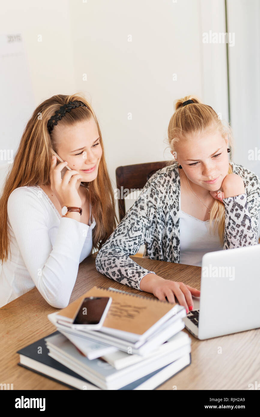 Girl study hi-res stock photography and images - Alamy