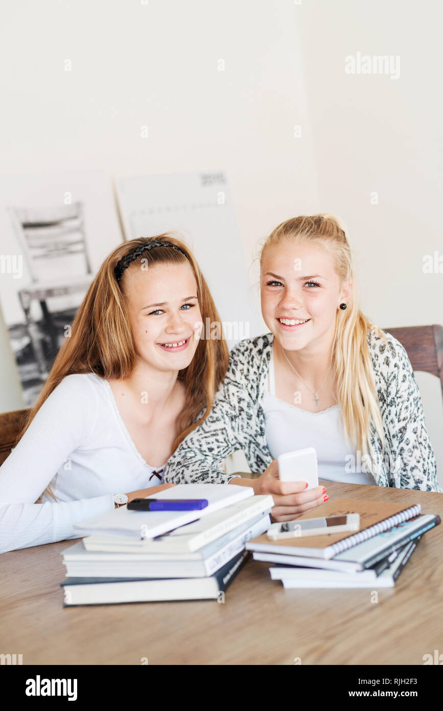 Girl study hi-res stock photography and images - Alamy