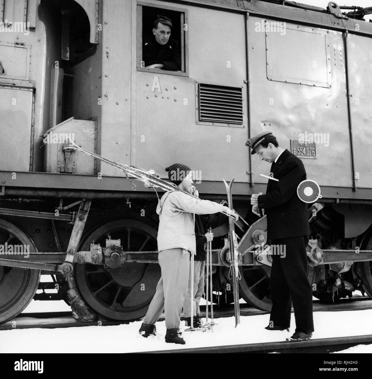 1950 train hi-res stock photography and images - Alamy