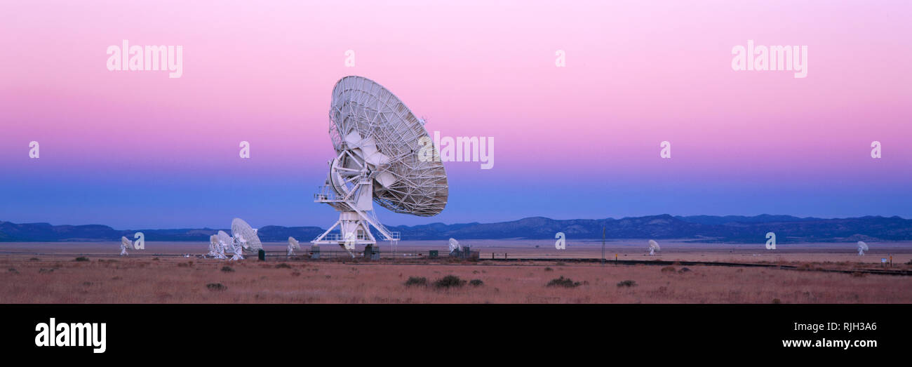 Very Large Array Radio Telescope Stock Photo - Alamy