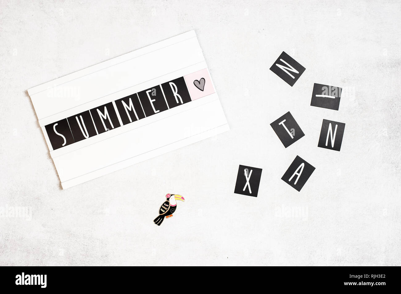 Summer text in a light box. Box isolated over white background Stock ...