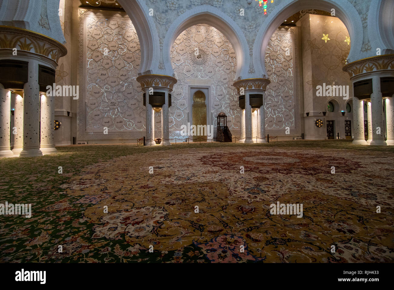 DUBAI, UNITED ARAB EMIRATES - October, 2018: Jumeirah Mosque is the ...