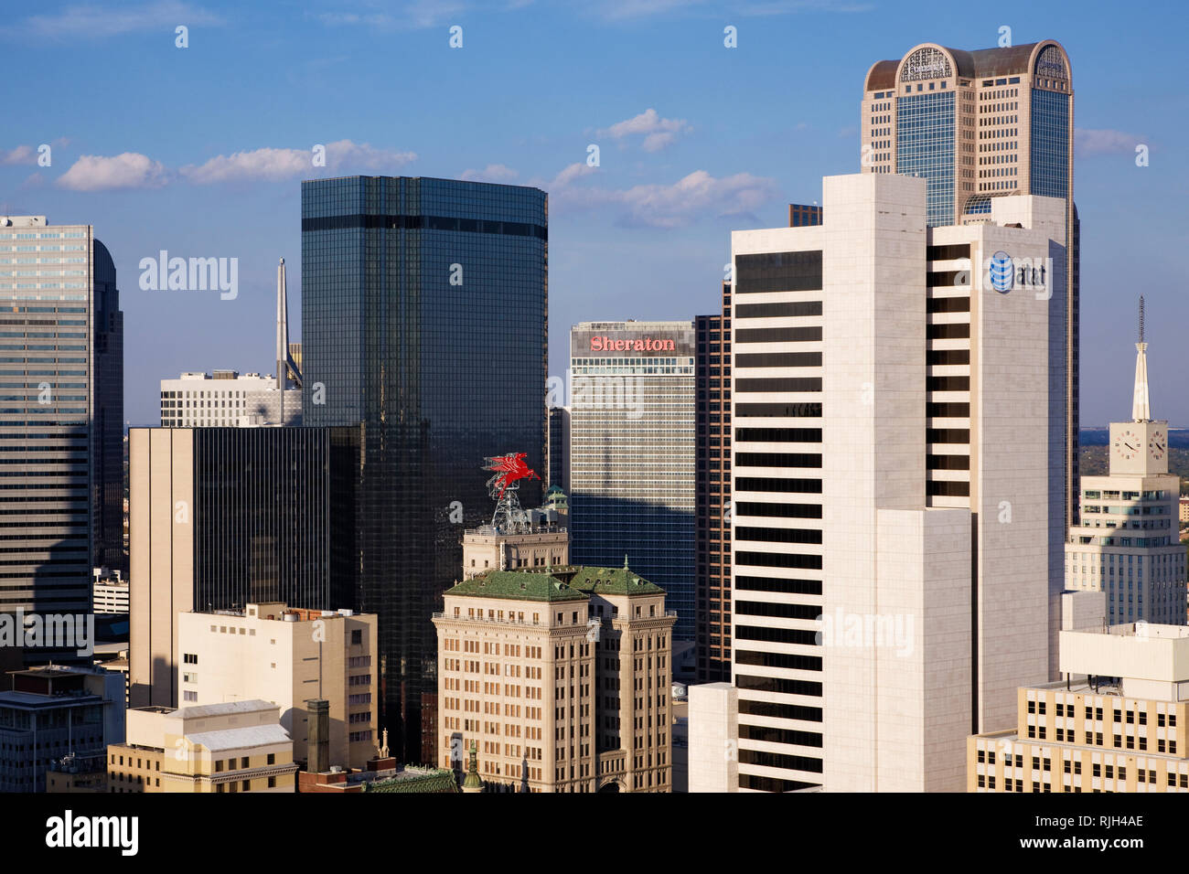 Downtown dallas buildings detail hi-res stock photography and images ...
