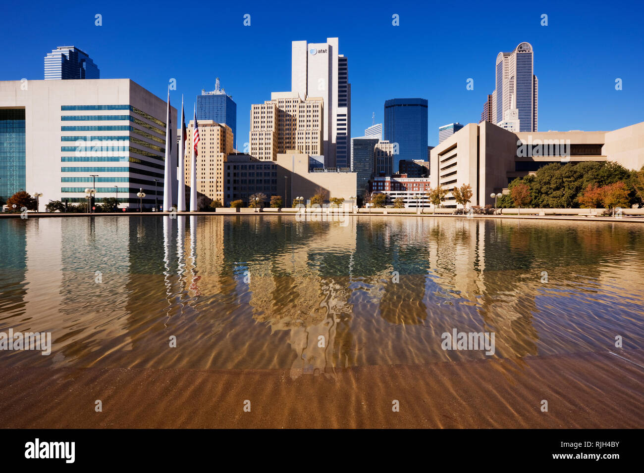 Downtown dallas buildings detail hi-res stock photography and images ...