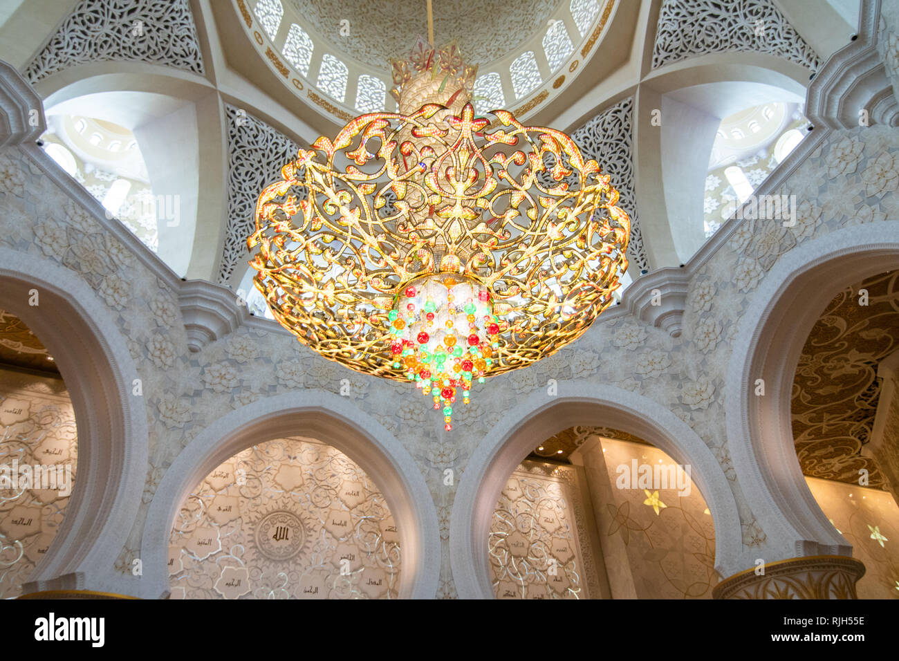 DUBAI, UNITED ARAB EMIRATES - October, 2018: Jumeirah Mosque is the ...
