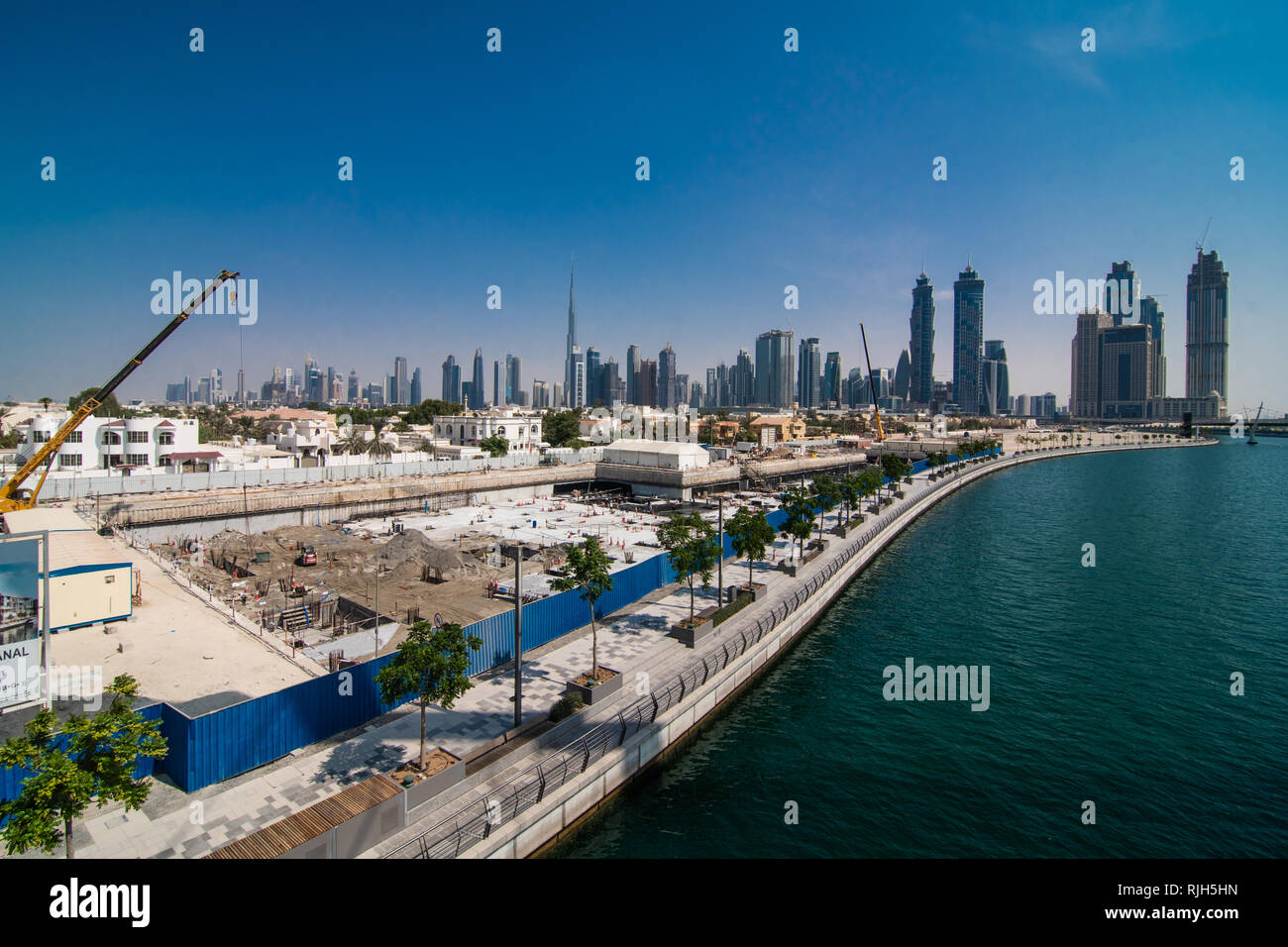 Night light dubai marina rooftop hi-res stock photography and images ...