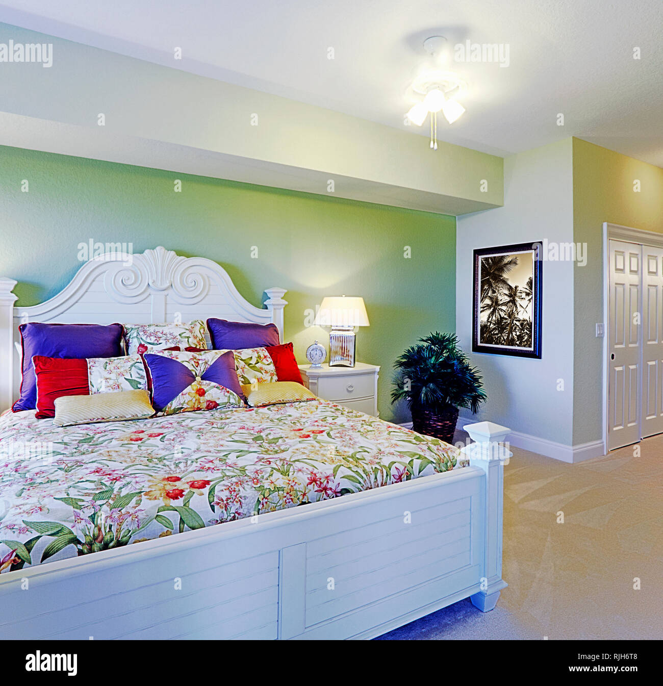 Colorful King Size Bed Stock Photo - Alamy