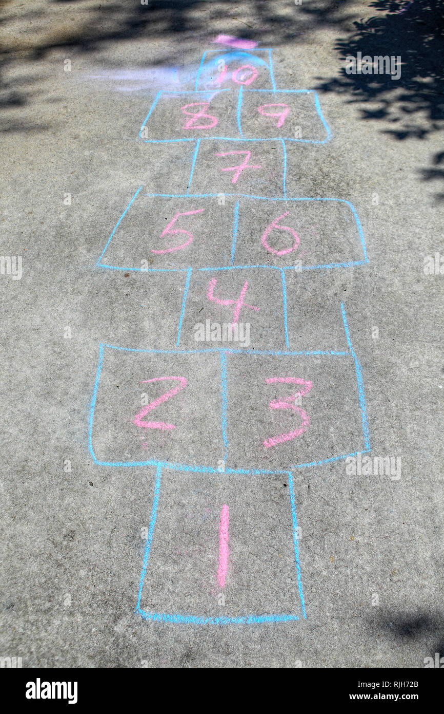 Hopscotch grid hi-res stock photography and images - Alamy