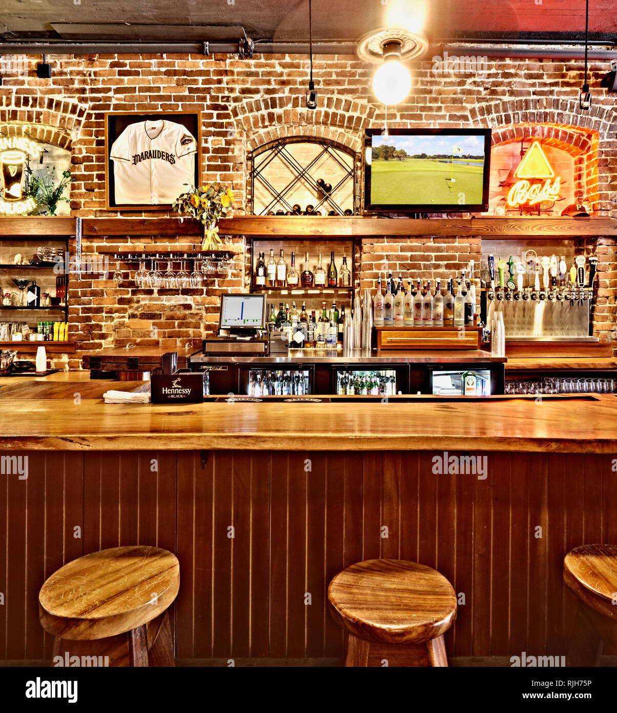 Sports bar interior united states hi-res stock photography and images ...