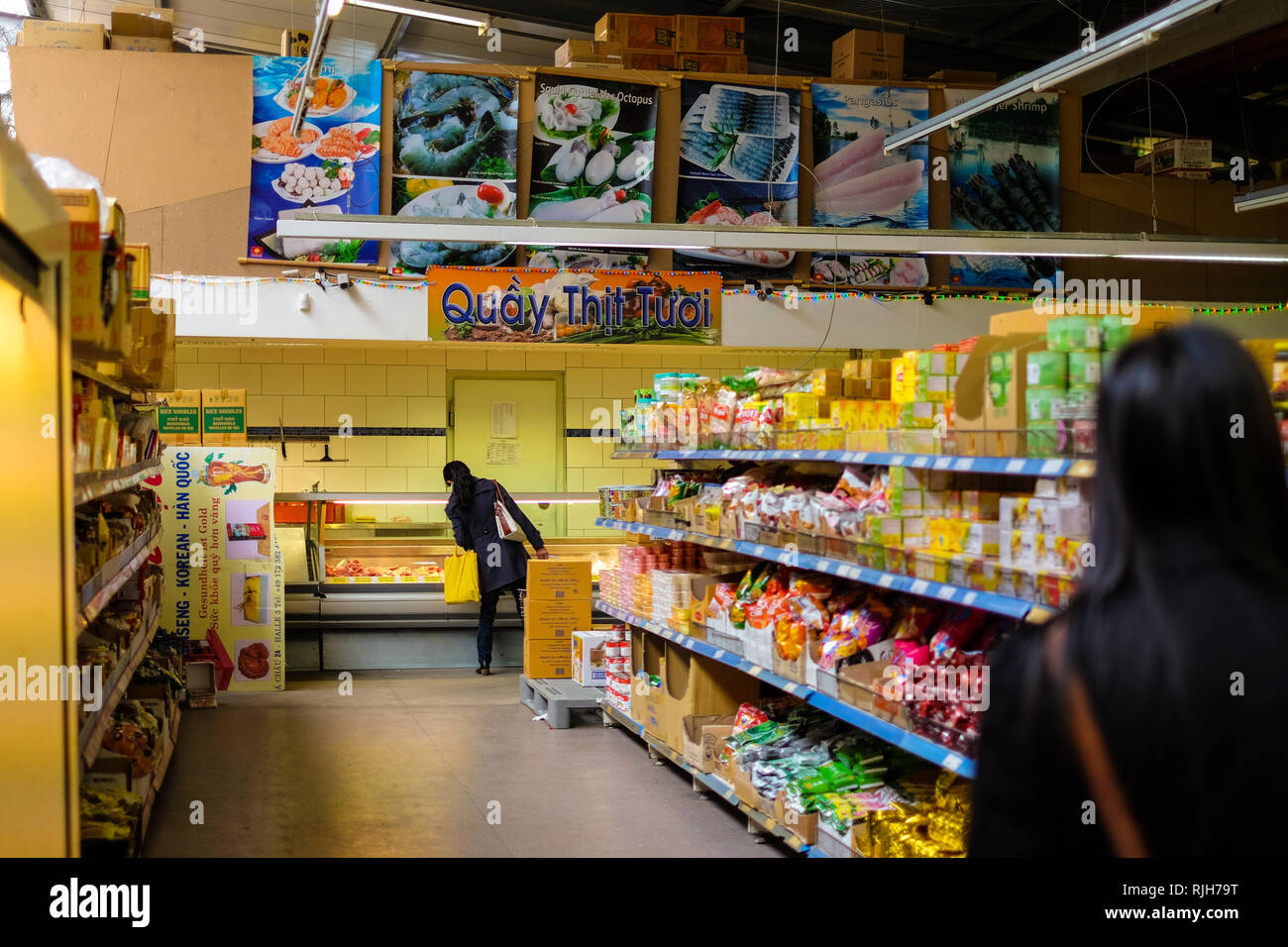 Insights into a Vietnamese supermarket Stock Photo - Alamy