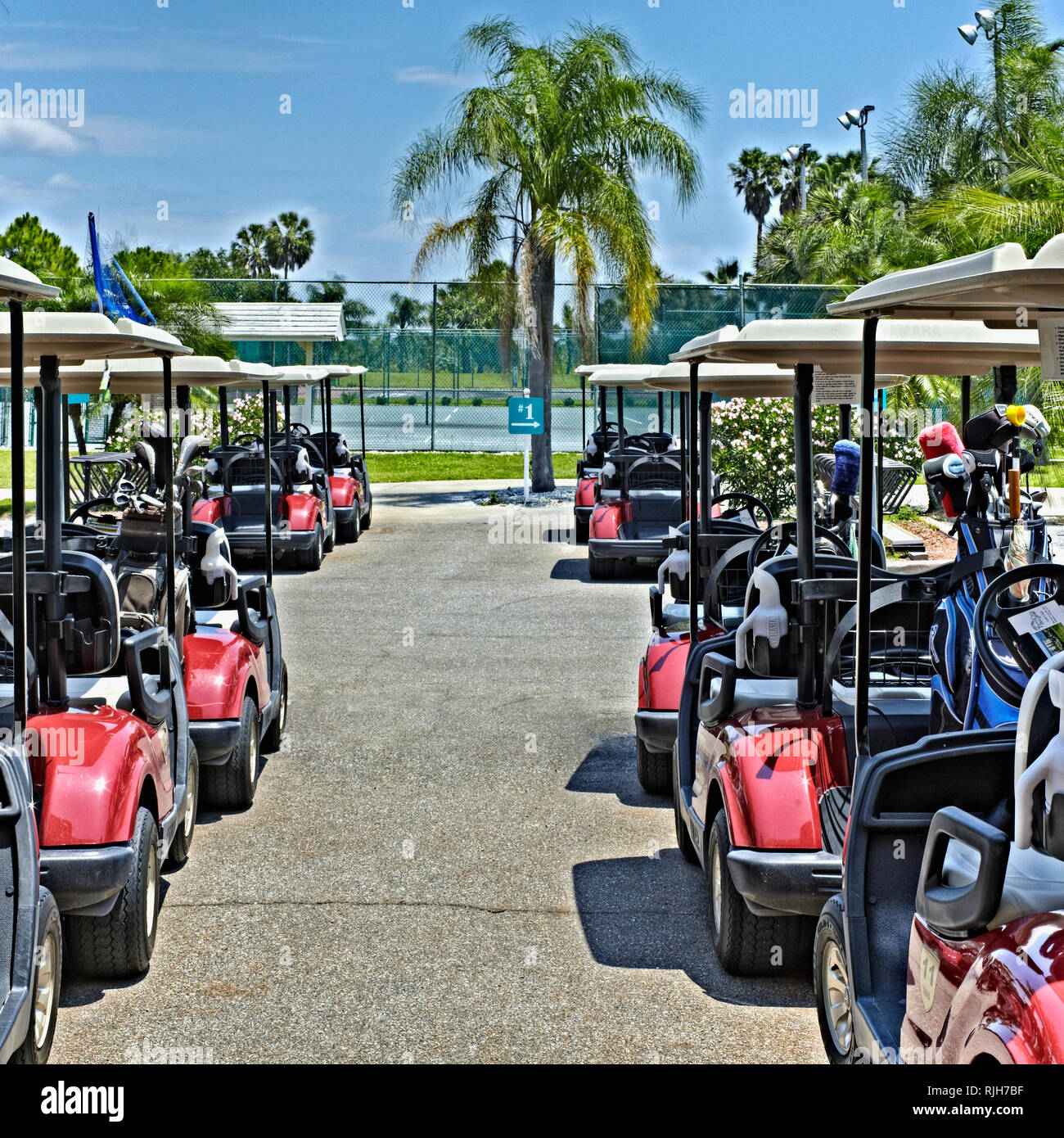 Golf course parking lot hi-res stock photography and images - Alamy